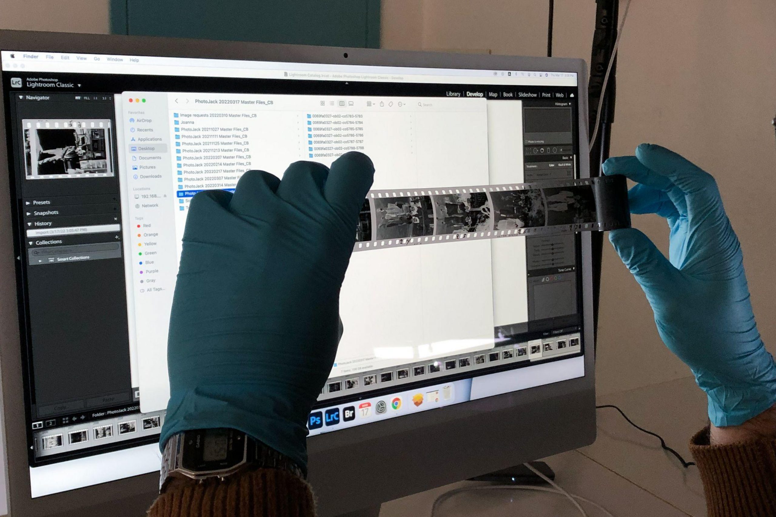 Surprise!: Photo Jack Imaging Lebanon's Passers-by, Public and Private Lives | Modern Endangered ...